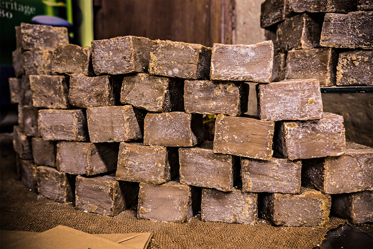 Around the World, Popular Traditional Soaps - Tamrhenna